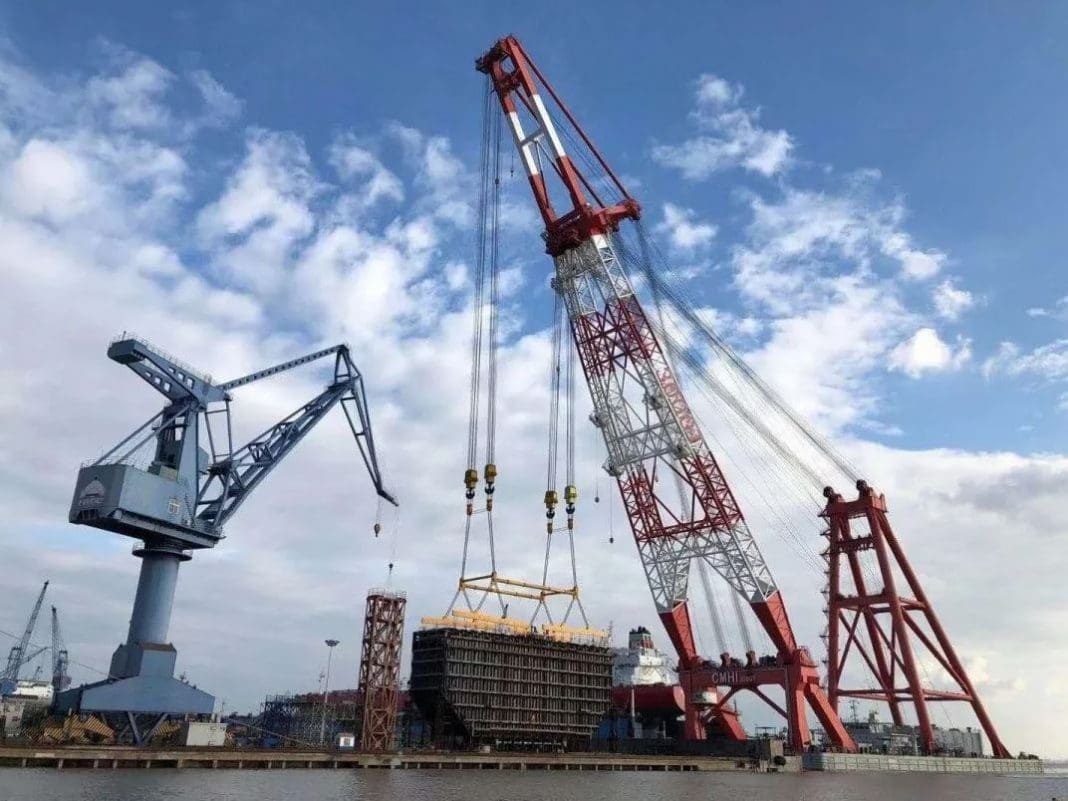 Hapag-Lloyd's 1st containership retrofit gets LNG fuel tank - LNG Prime