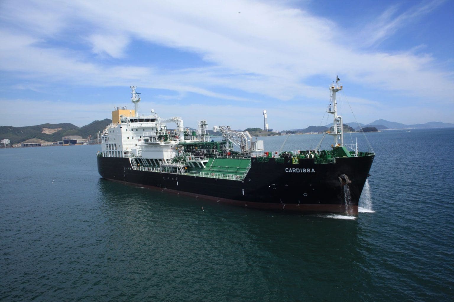 Shell sells LNG bunkering vessel to Pan Ocean - LNG Prime