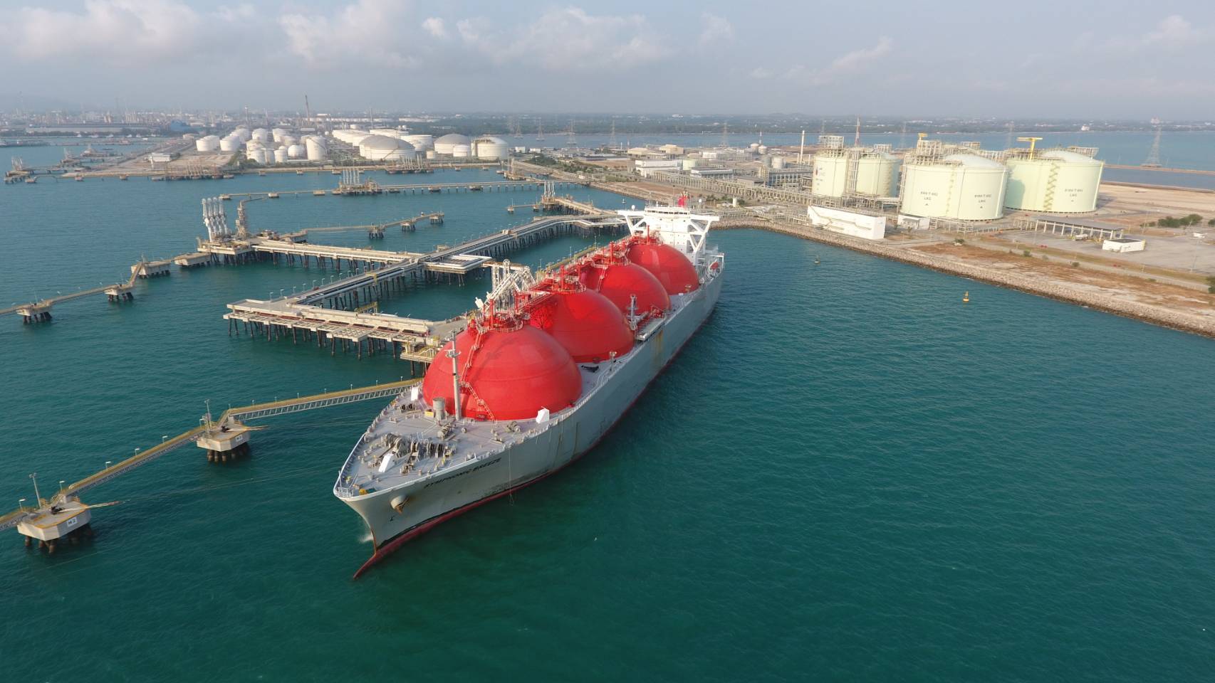 B Grimm Power PTT Enter Thailand LNG Pact LNG Prime