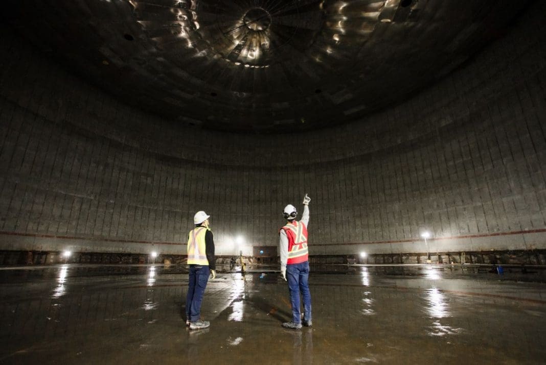 Shell's LNG Canada raises roof on large storage tank - LNG Prime