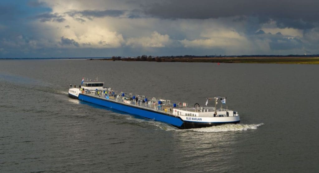 First of 40 LNG inland barges ready to start serving Shell - LNG Prime