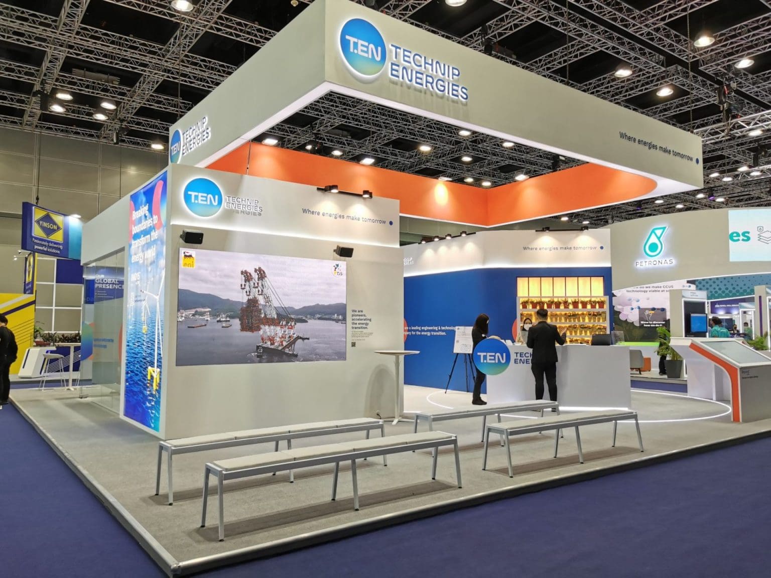 Technip Energies, Baker Hughes join forces on mid-scale modular LNG ...