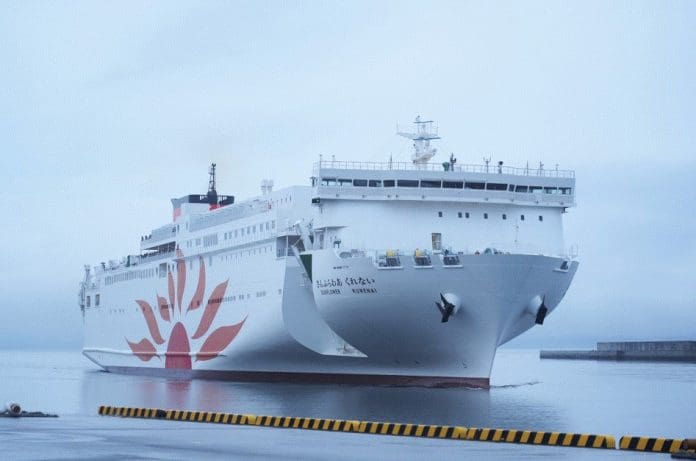 MOL: Japan's first LNG-powered ferry enters service - LNG Prime
