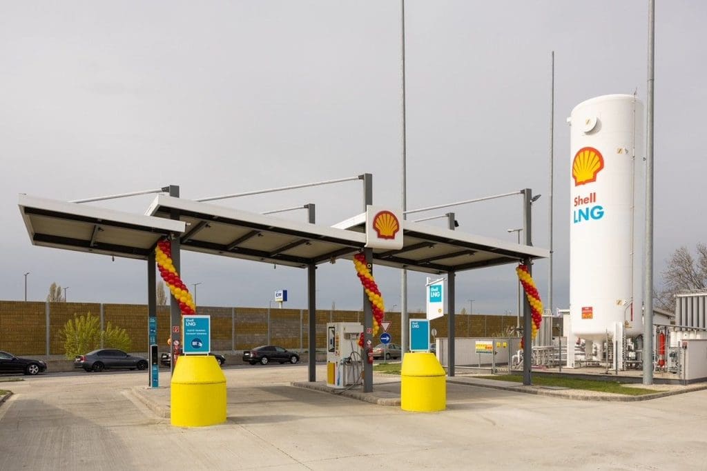 Shell launches first LNG fueling station in Hungary - LNG Prime