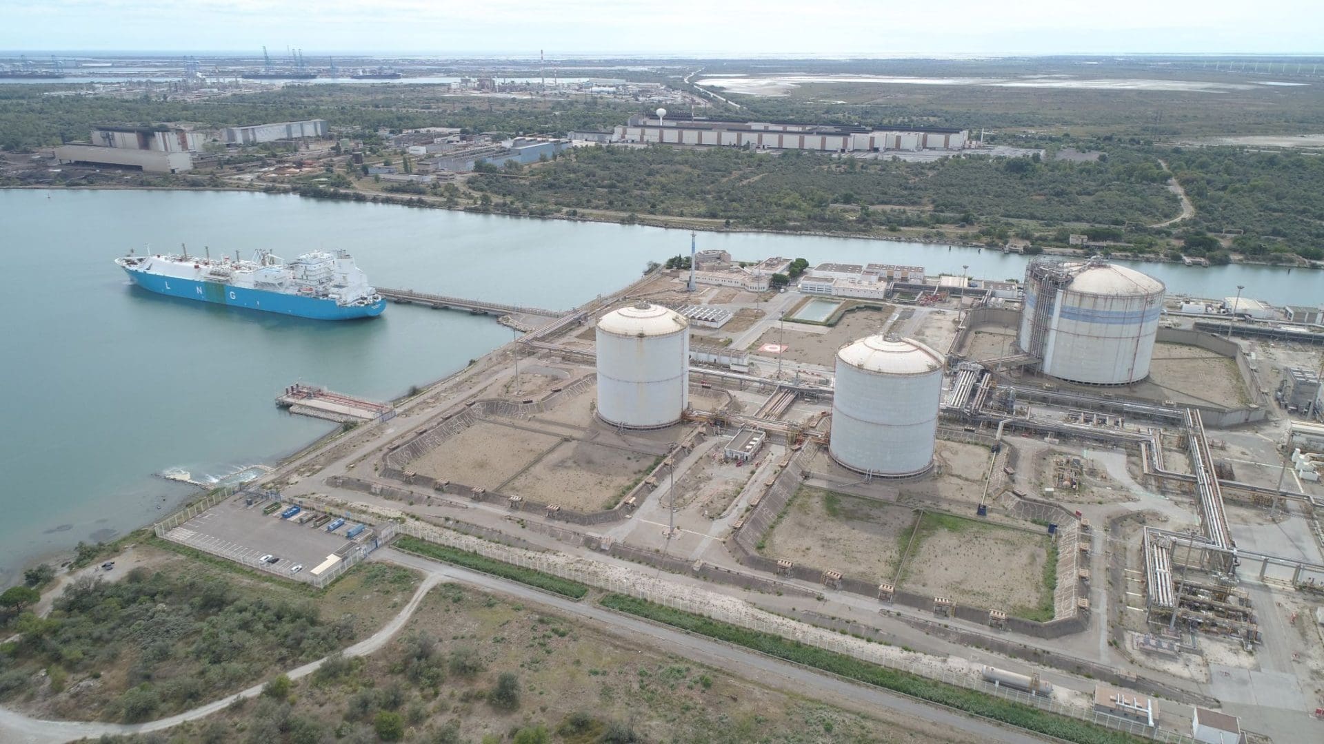 Elengy launches small-scale LNG loading service at Fos Tonkin terminal ...