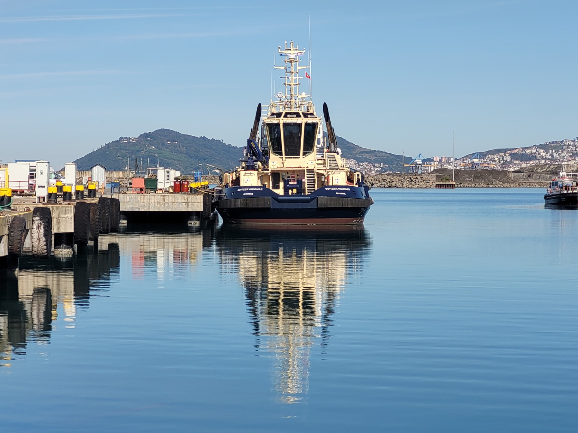 Svitzer's tugs ready to start serving Alexandroupolis FSRU - LNG Prime