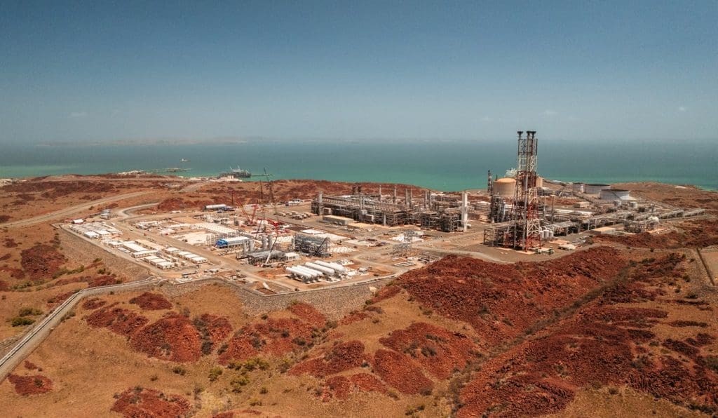 Woodside: first Pluto Train 2 modules installed - LNG Prime