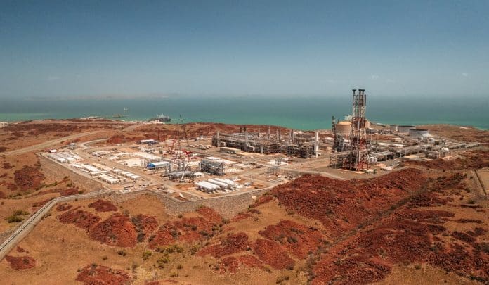 Woodside: first Pluto Train 2 modules installed - LNG Prime