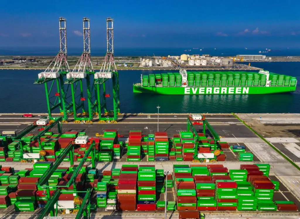 Evergreen picks yards for new LNG-powered containership order - LNG Prime