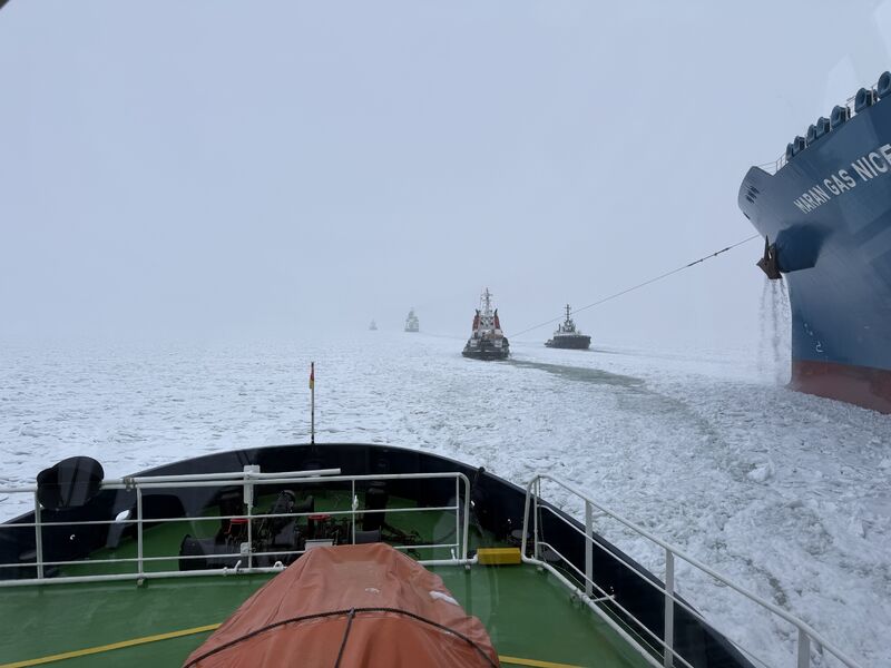 Deutsche ReGas: Mukran FSRU remains operational despite 'challenging ...