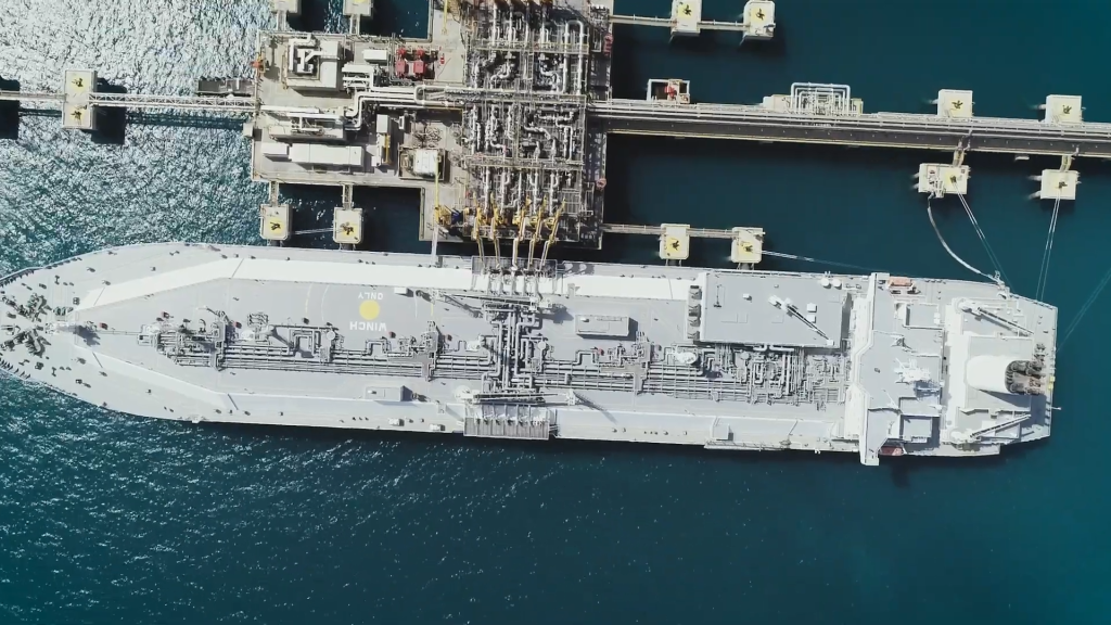Seapeak sells steam LNG carrier - LNG Prime